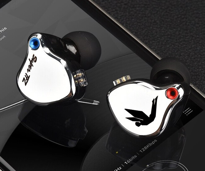 TFZ / SUPERTFZ FORCE KING」 初代KINGを彷彿とさせるサウンド TFZ / SUPERTFZ FORCE KING」 初代KINGを彷彿とさせるサウンド