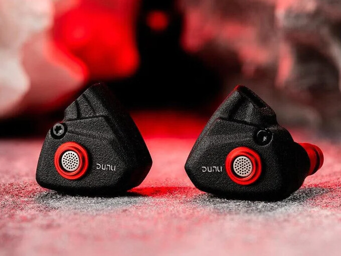 bisonicr keep walking. : 「DUNU TITAN S (ブラックバージョン)」＆「DNNU S&S (Stage ...