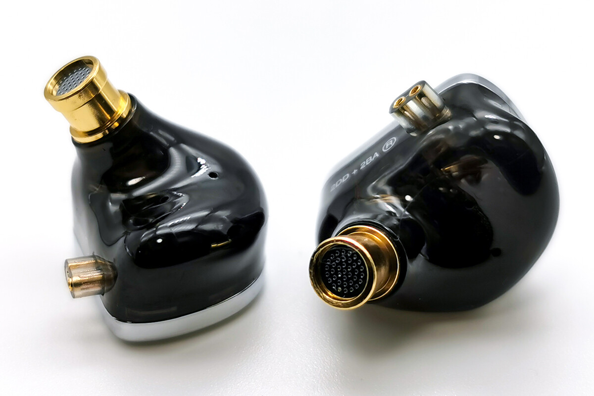 bisonicr keep walking. : 「TRN TA4」Knowles製2BAと10mm＆6mmドライバーの2BA+2DD構成 ...