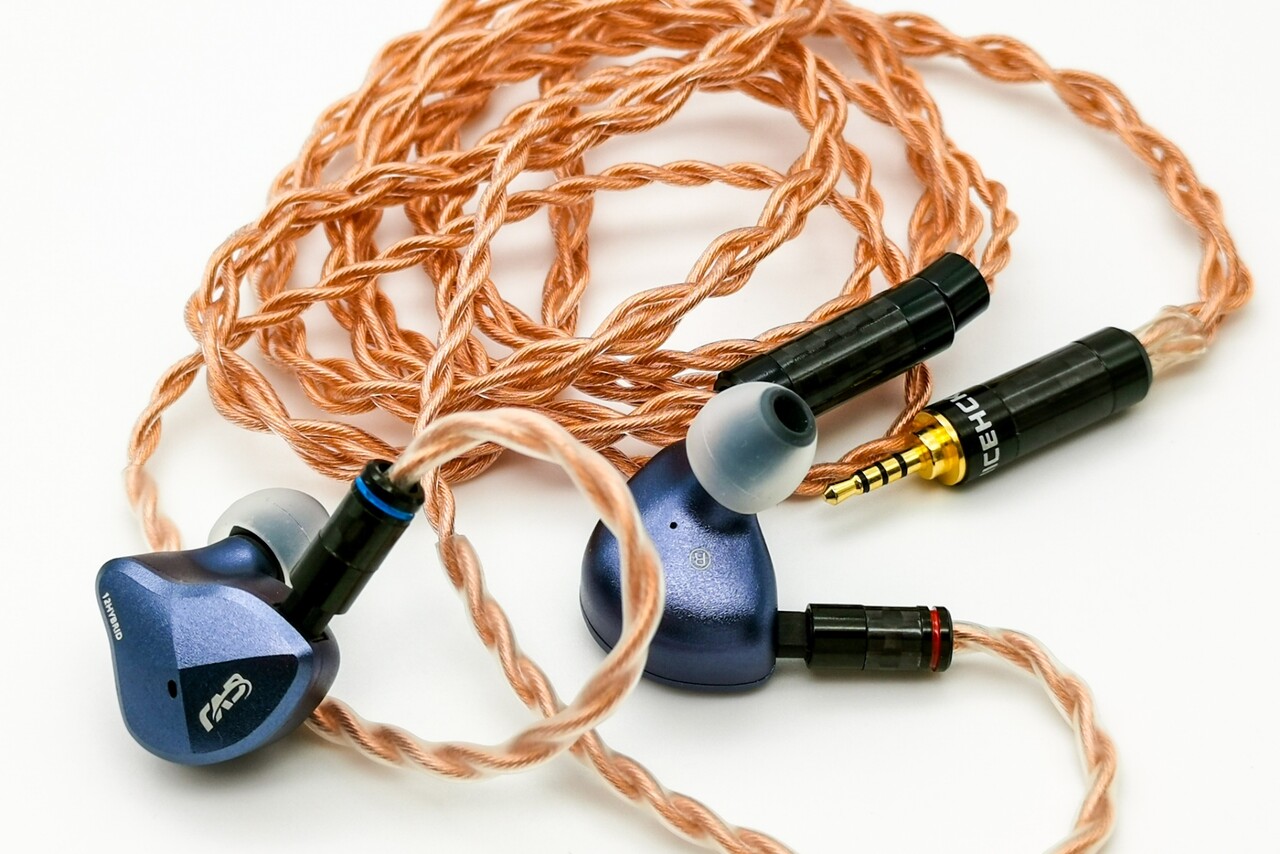 bisonicr keep walking. : 「CVJ CSN」 もうひとつの低価格5BA+1DD。金属シェルと明瞭感ある中高域サウンドが ...