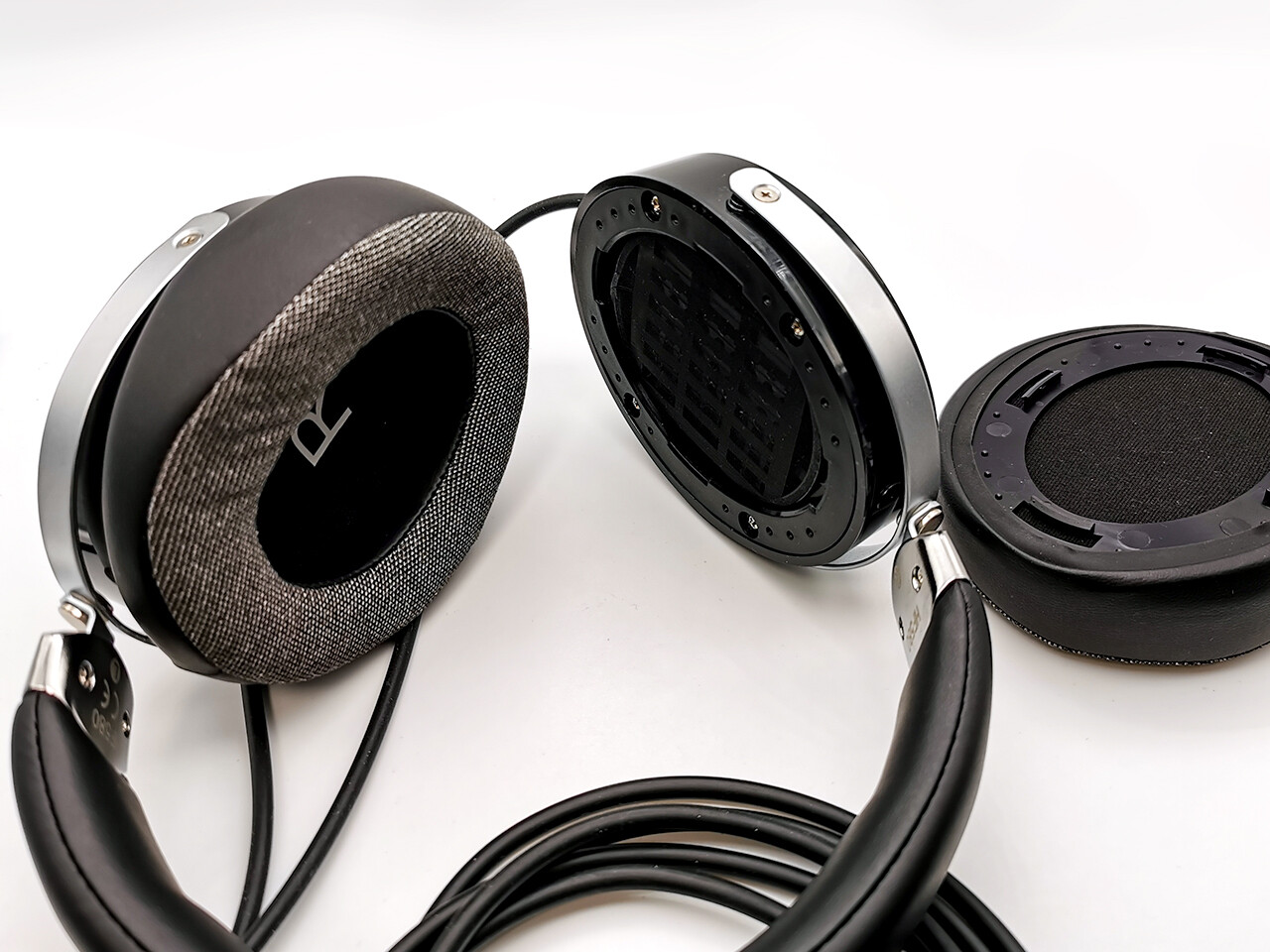 bisonicr keep walking. : 「TAKSTAR HF580」 極薄振動板による大口径平面駆動ドライバー搭載。豊かな音色と ...