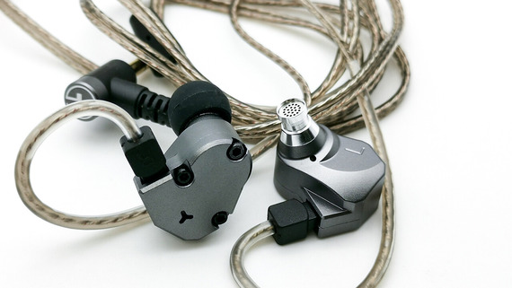 TINHIFI C2 Mech Warrior」 ソリッドなデザインの金属シェルに TINHIFI C2 Mech Warrior」 ソリッドなデザインの金属シェルに
