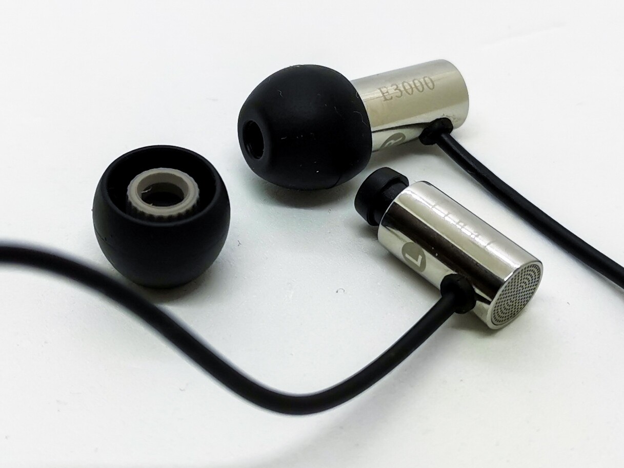 bisonicr keep walking. : 【棚からレビュー】 「final E500／E1000／E2000／E3000」 今さらですが「超定番イヤホン」 finalの低価格4モデルを ...