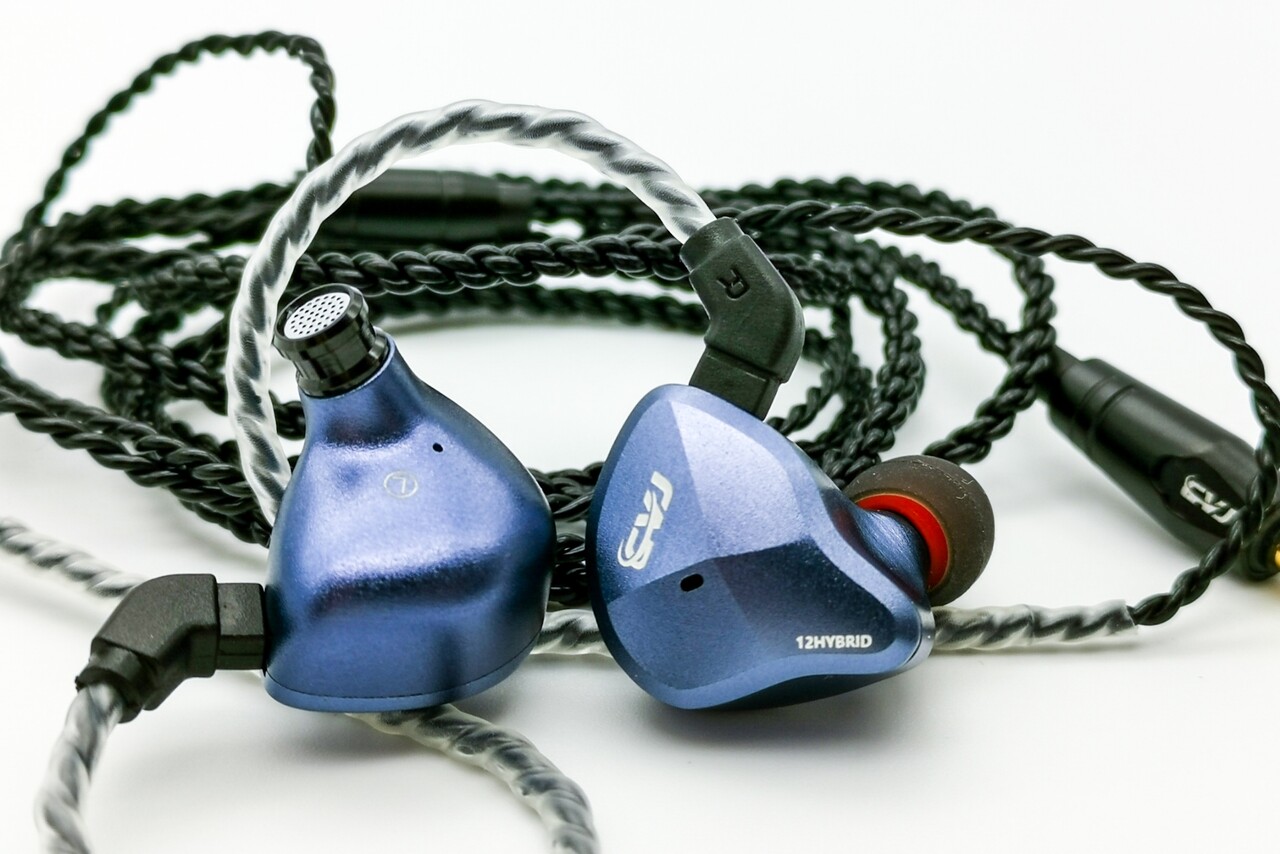 CVJ CSN」 もうひとつの低価格5BA+1DD。金属シェルと明瞭感ある CVJ CSN」 もうひとつの低価格5BA+1DD。金属シェルと明瞭感ある