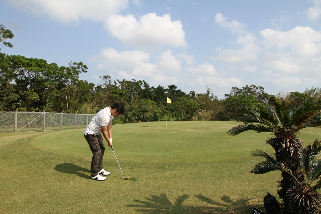 SHAKE YOUR MONEY MAKER : Chibana Golf Course: Kadena AB.
