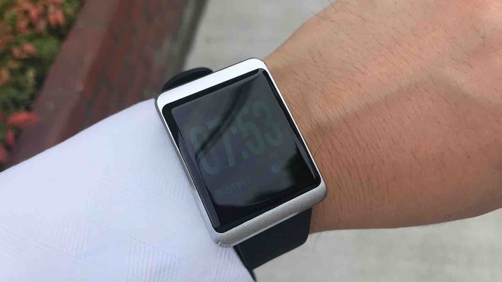 【レビュー】大画面で見やすい格安スマートウォッチ：Y13 Semiro : 碧き流星 2nd 《デジタル家電レビュー》