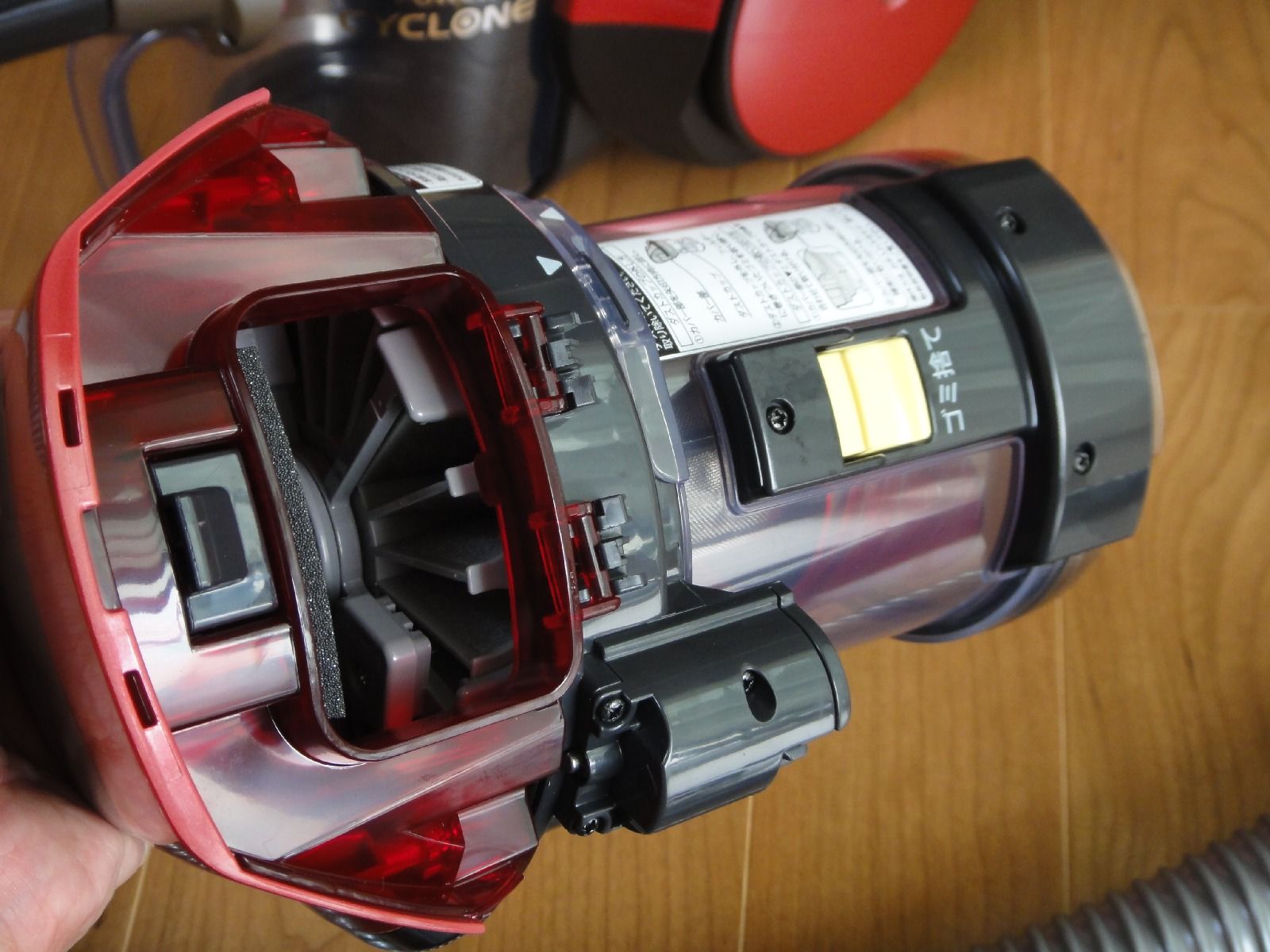 【レビュー】すごく静か、ゴミ捨て間隔もなが～いサイクロン：シャープ EC-VX300 : 碧き流星 2nd 《デジタル家電レビュー》