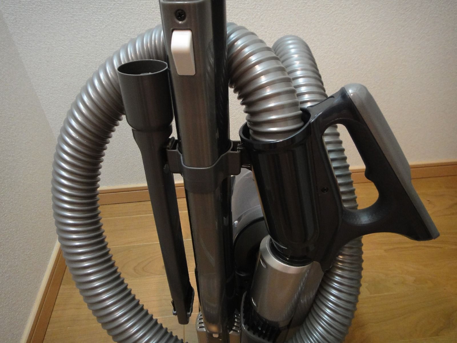 【レビュー】すごく静か、ゴミ捨て間隔もなが～いサイクロン：シャープ EC-VX300 : 碧き流星 2nd 《デジタル家電レビュー》