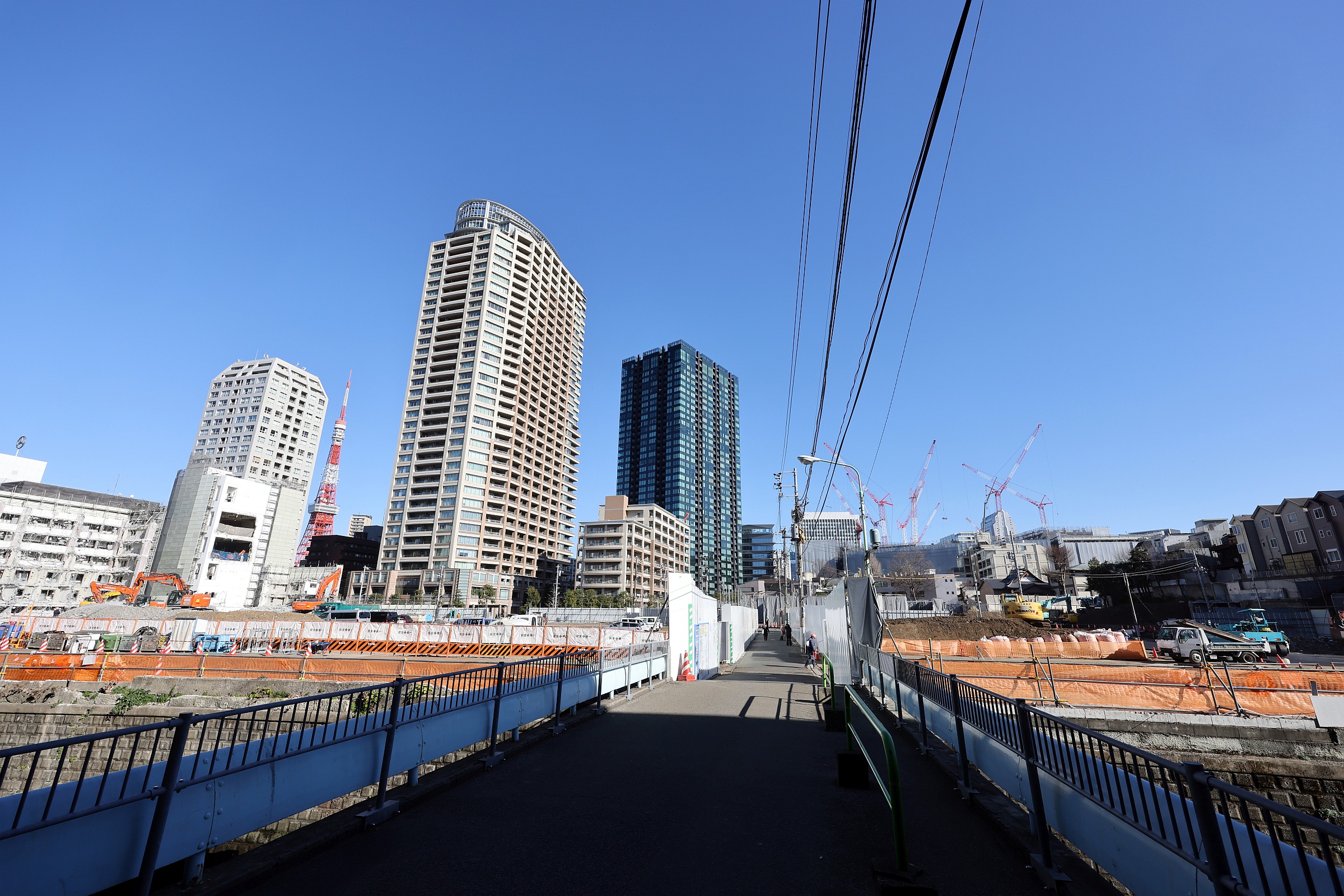 建築計画のお知らせ設置!麻布十番の地上42階・31階のタワマン 建築計画のお知らせ設置!麻布十番の地上42階・31階のタワマン