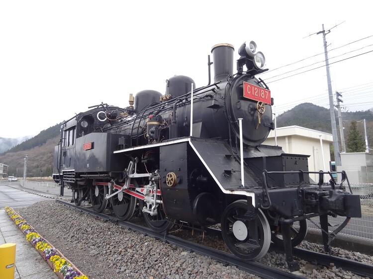 静態SL C12 : 森の木陰でドンジャラホイ!