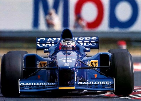 カラフルな光の世界 : 配色分析 #55 ~ Prost Gauloises Blondes JS45