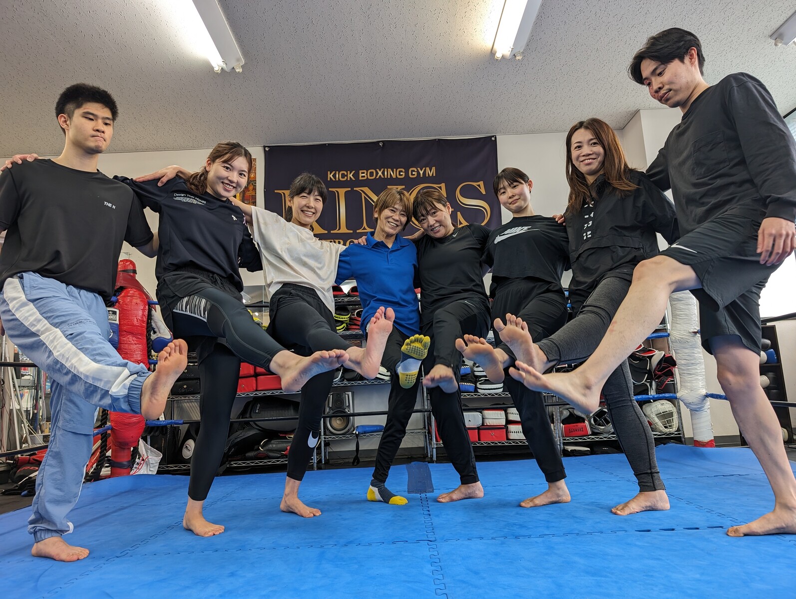 MIKAインストラクターのピラティスを使った自重ストレッチフィジカルトレーニング大盛況！ありがとうございました! : キックボクシング ...