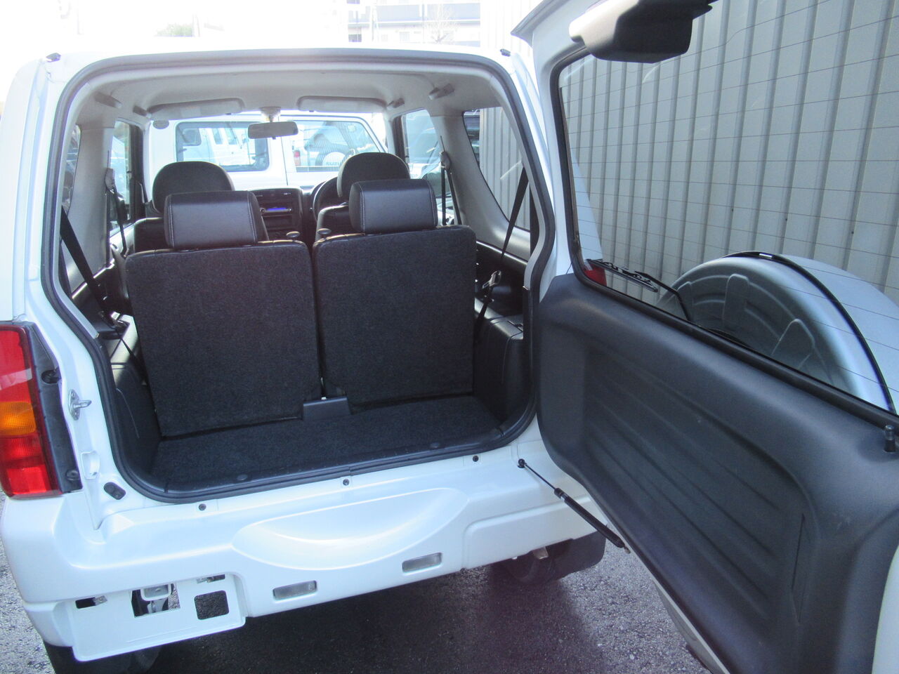 JB23/H23年式/パールホワイト/マニュアル 仕上がりました！ : ジムニースタジオ 甲府昭和インター店 スタッフブログ