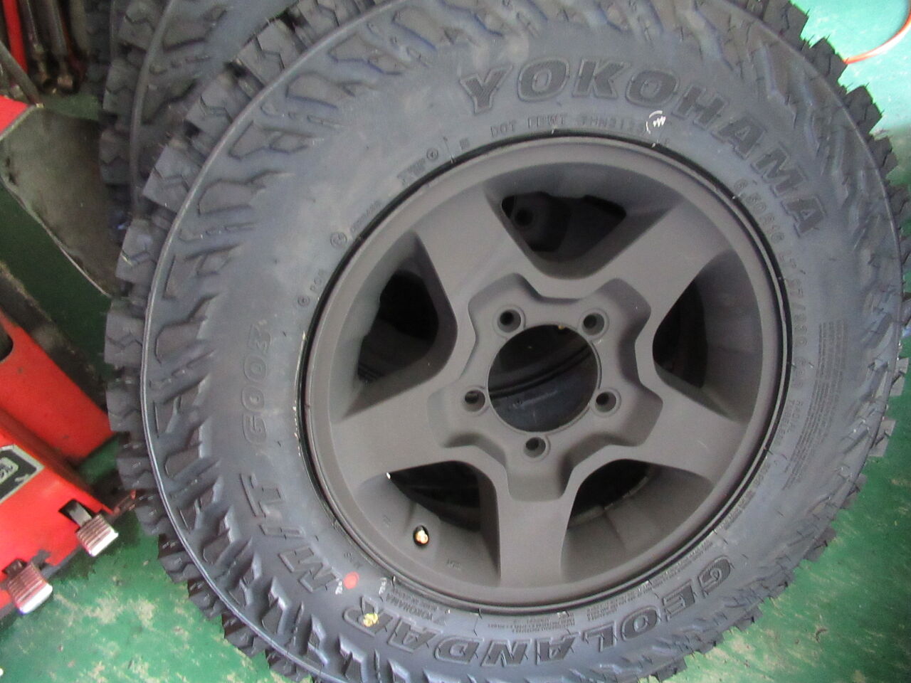 OKB様JB23 タイヤ交換！ : ジムニースタジオ 甲府昭和インター店 スタッフブログ