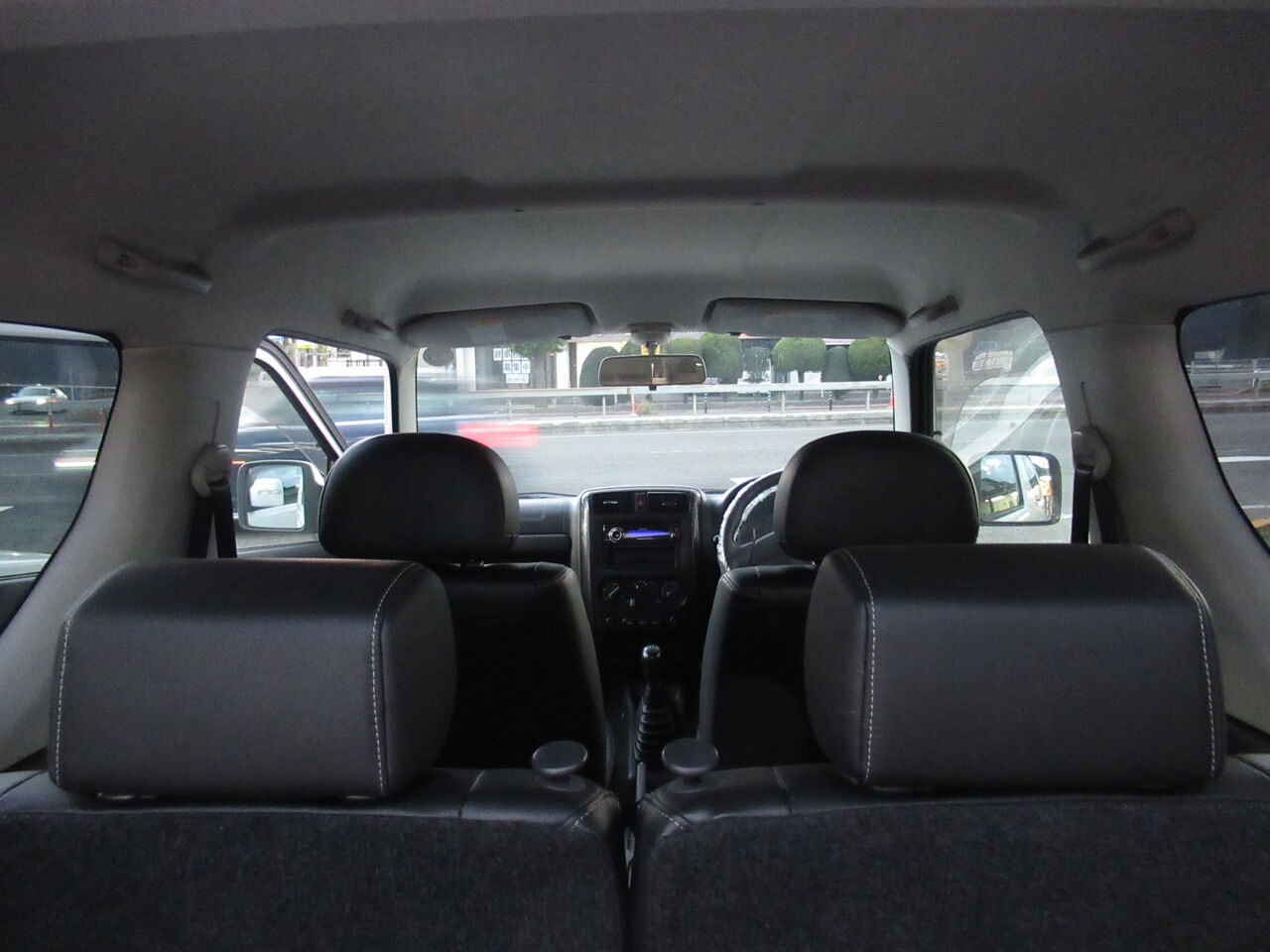 JB23/H23年式/パールホワイト/マニュアル/リフトアップ 仕上がりました！ : ジムニースタジオ 甲府昭和インター店 スタッフブログ