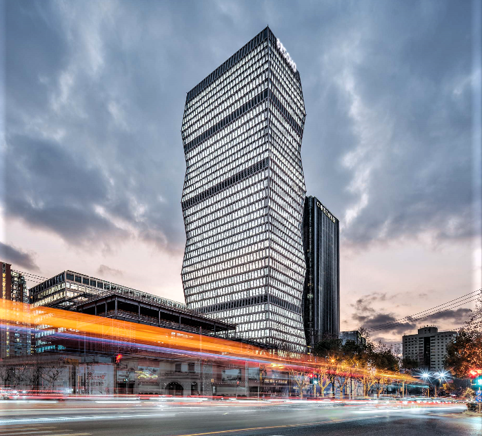 ザハハディド Zaha Hadidの遺作 「凌空SOHO」Part1 メンテ不能の巨大なオブジェ EP14 : 上海建築観光案内 ...