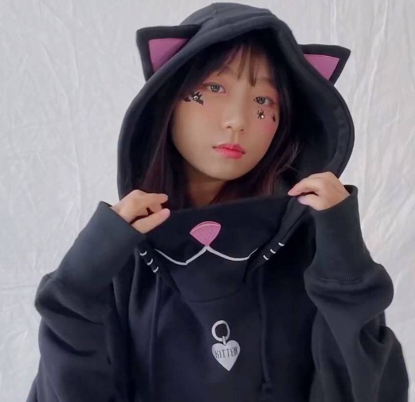 【YouTube】エッチですぞ♥ 童顔巨乳”DJ Henney”ちゃんのコスプレお着替え動画 : 痴民の痴識