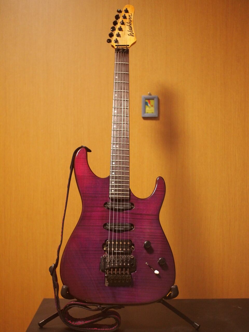 ギター】妖しいパープルの杢目「WashBurn MG-722 Stevie Salas ギター】妖しいパープルの杢目「WashBurn MG-722 Stevie Salas