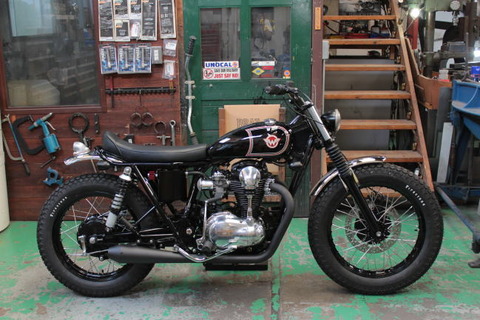 W650 Brat style : S (調べたり)