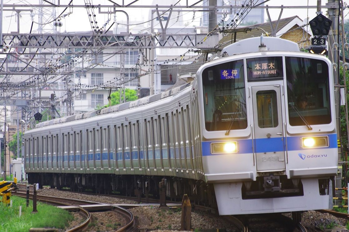 2058F撮れずとも・・・「レアな2000形」 : 小田急線かぶりつきのブログ