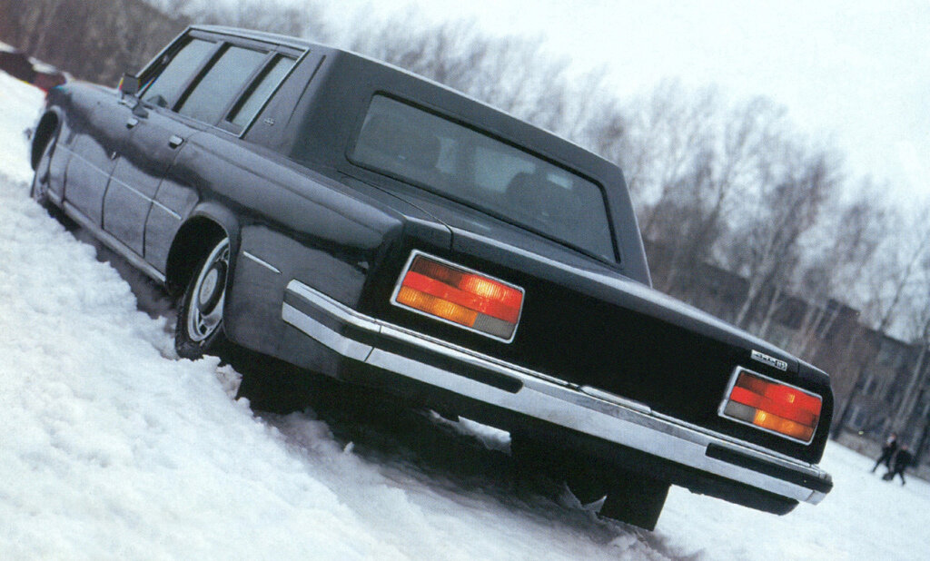 【共産車探訪】ZiL 4104 : ゆく車/くる車