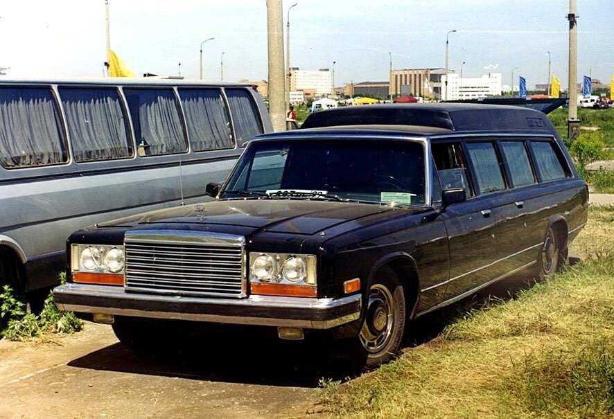 【共産車探訪】ZiL 4104 : ゆく車/くる車