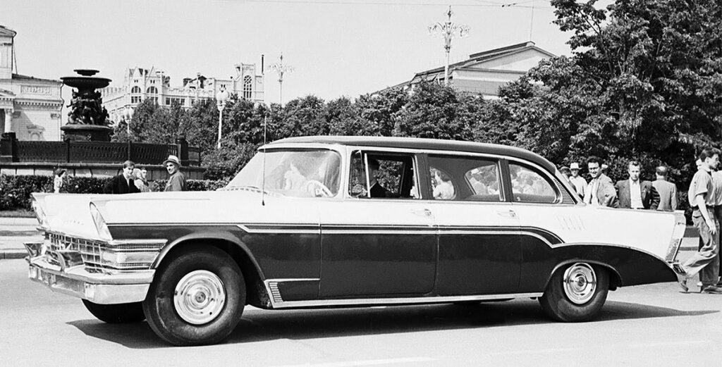 【共産車探訪】ZiL 111 : ゆく車/くる車