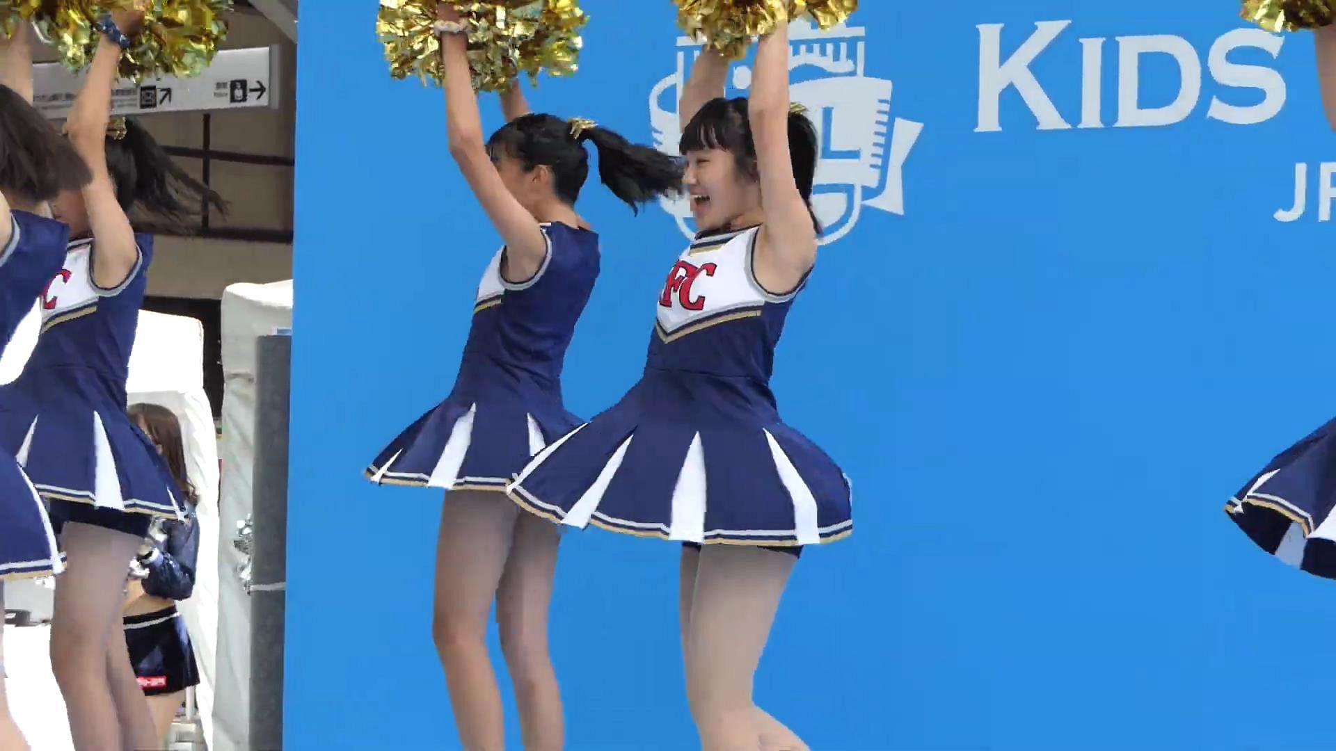 お化粧してない清純JSJCチアガールのパンティー丸見え : ちょっとエッチなブログ（～25.5.5）