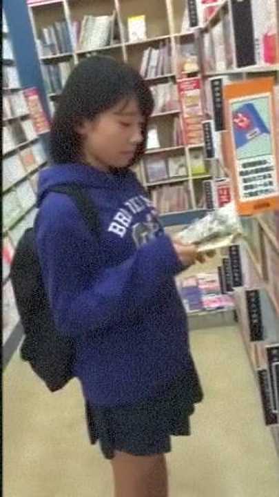 13歳前後のウブウブ可愛いJCのパンティーを盗撮。 : ちょっとエッチなブログ（～25.5.5）