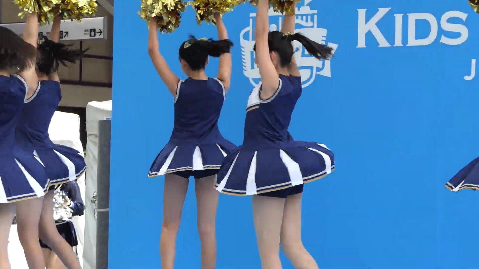 お化粧してない清純JSJCチアガールのパンティー丸見え : ちょっとエッチなブログ（～25.5.5）