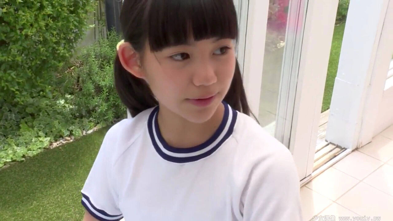 天真爛漫 竹下美羽JS6年12歳の白ビキニ まるでセミヌード : ちょっとエッチなブログ（～25.5.5）