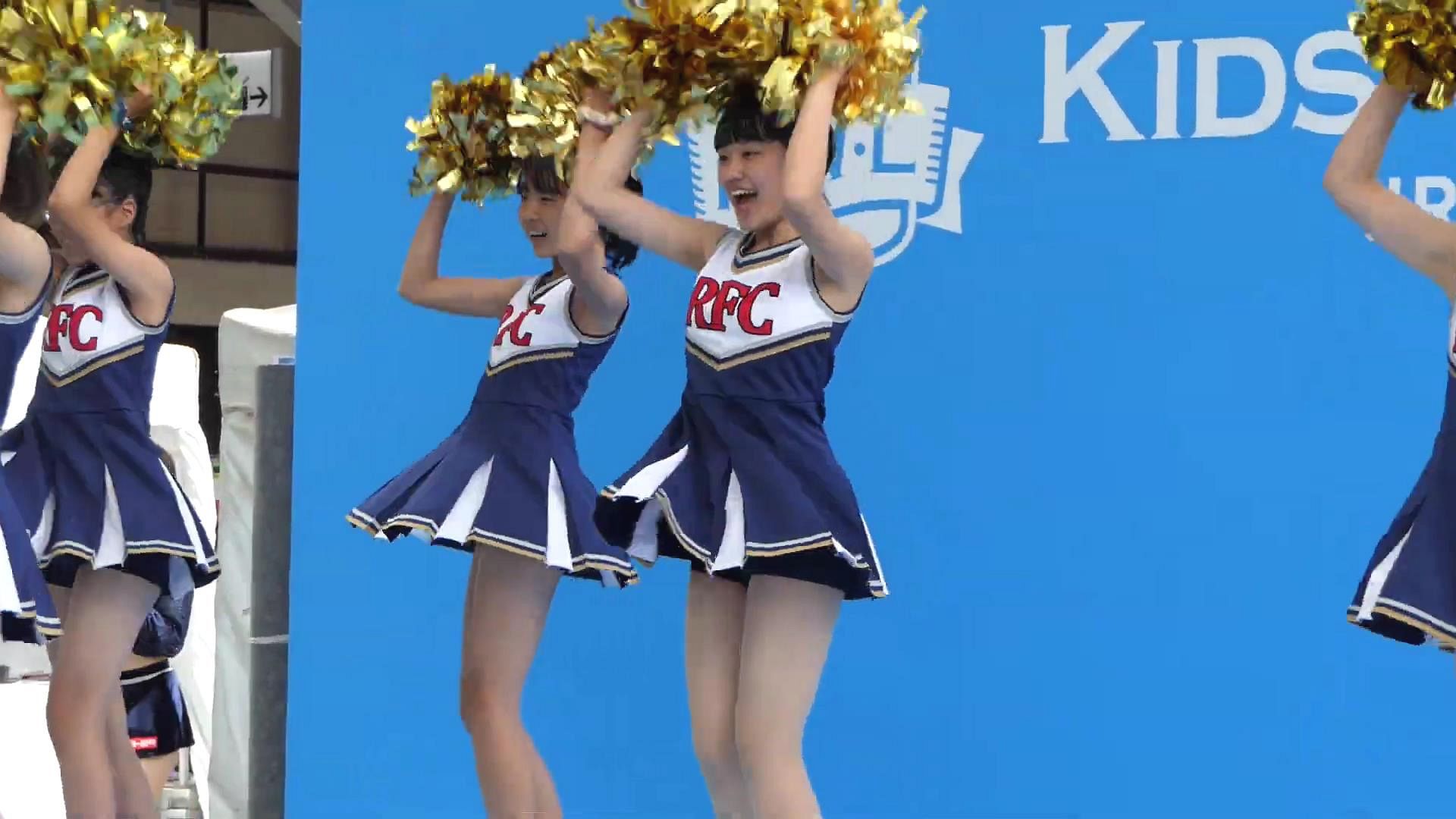 お化粧してない清純JSJCチアガールのパンティー丸見え : ちょっとエッチなブログ（～25.5.5）