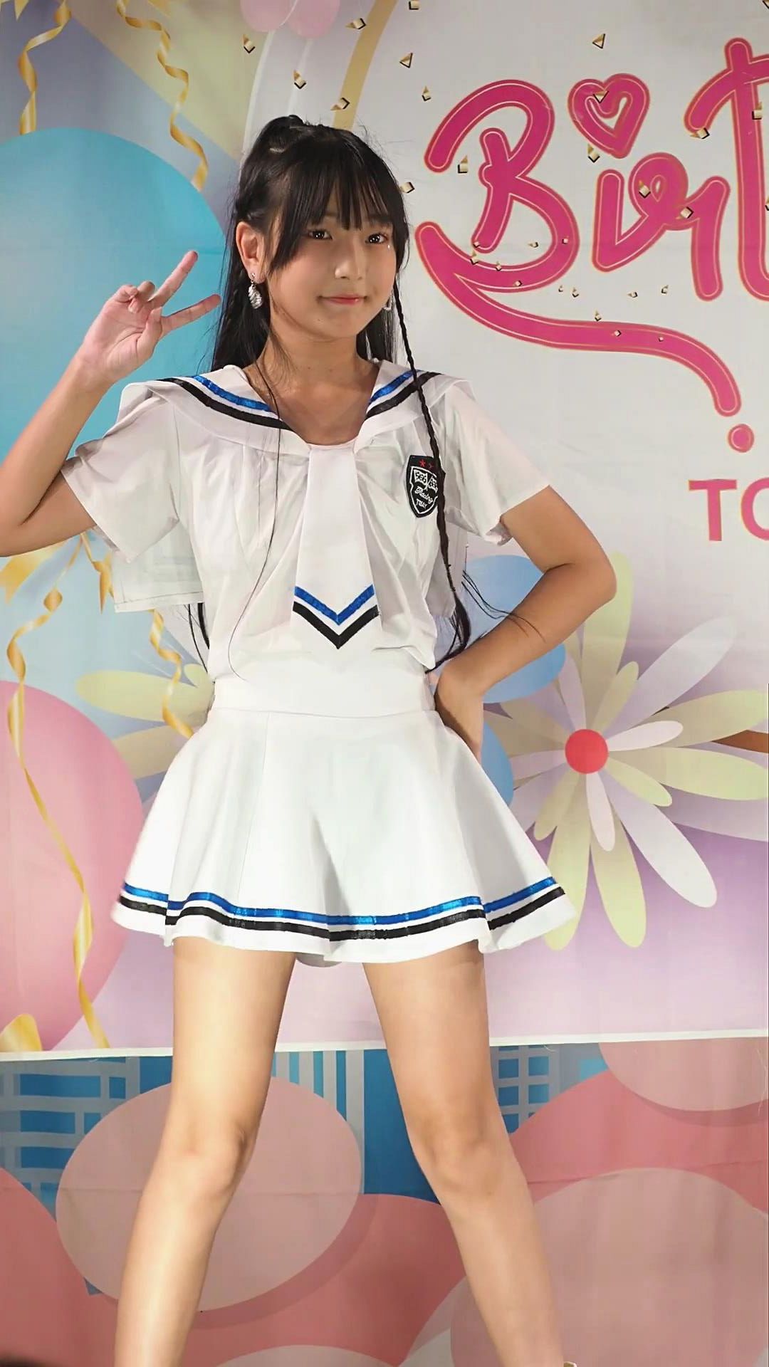 まさかJS6？JC？お顔がかわいい白雪恋琉ちゃん制服風白ミニスカートで処女っ子パンチラ : ちょっとエッチなブログ（～25.5.5）