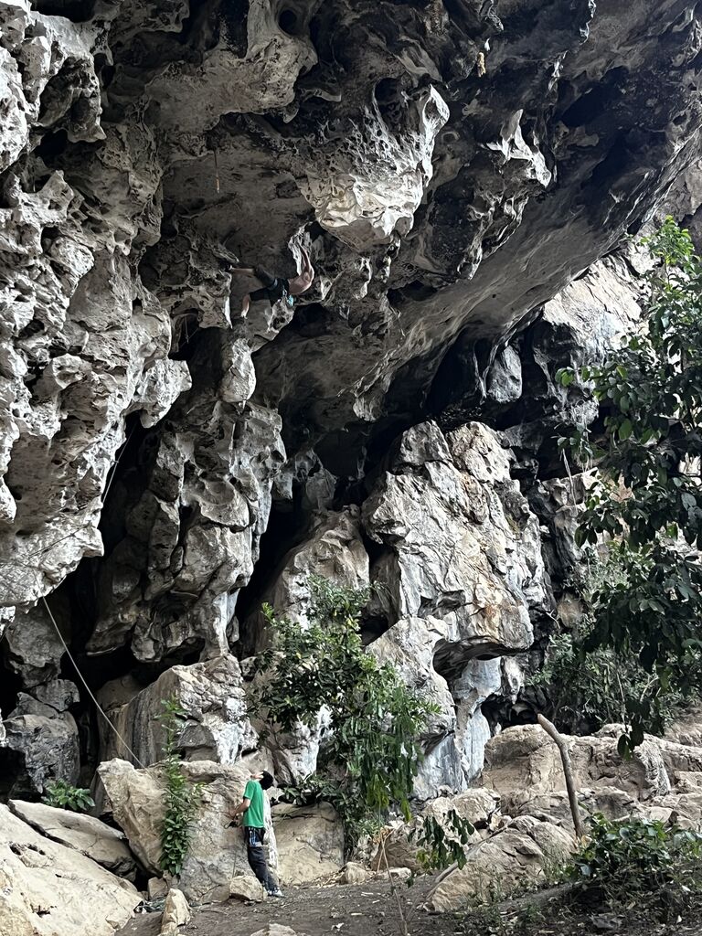 Close To The Edge : ラオス・ターケーク クライミングツアー03【ターケーク中編】