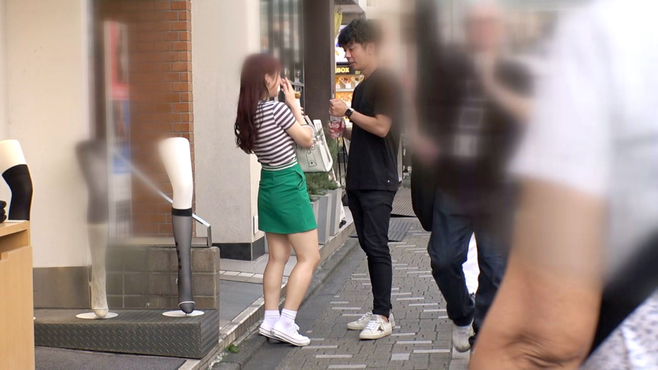 【23歳ピザ屋の店員さん】Tシャツがパツパツな巨乳店員さん！！ | アナきゃぷ速報