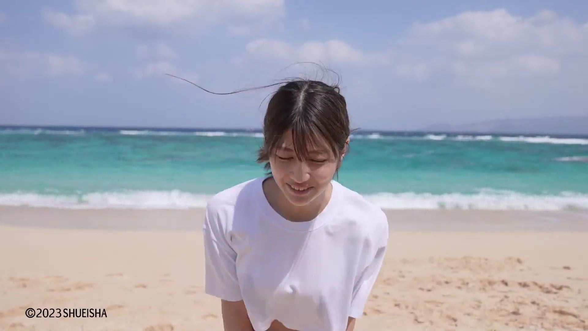 ABEMA専属アナが極小ビキニでグラビアに挑戦！！【GIF動画あり】 | アナきゃぷ速報