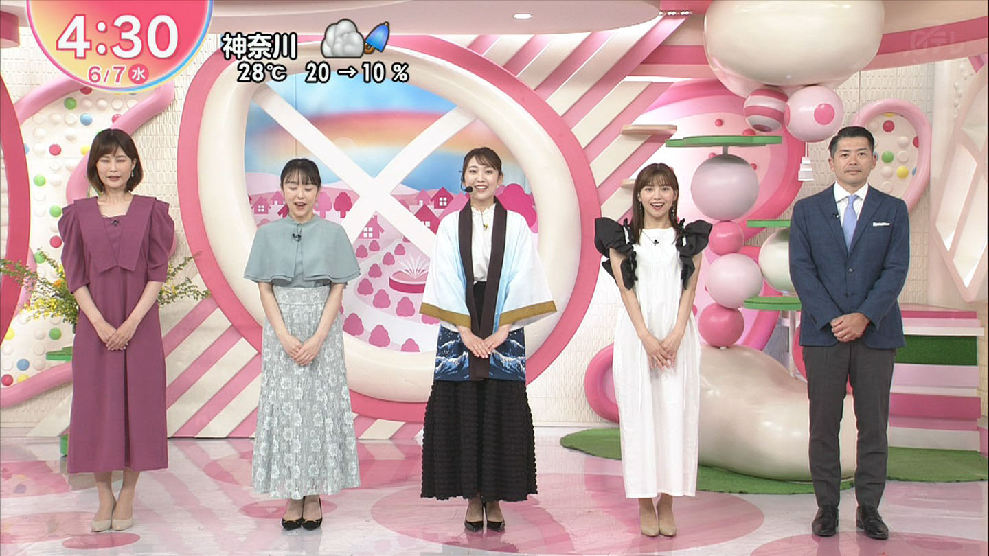 米澤かおりアナ 全開の脇からインナーチラ見え！！【GIF動画あり】 | アナきゃぷ速報