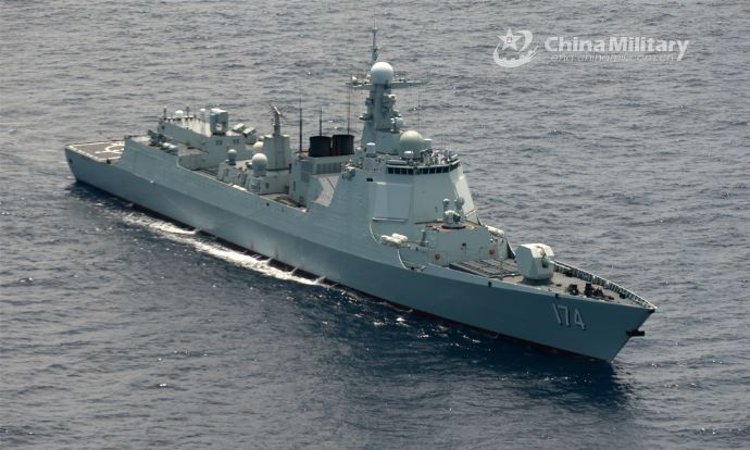 中国海軍の052D型駆逐艦「合肥」が、南シナ海で実戦を想定した実弾射撃訓練を実施！ : 軍事・ミリタリー速報☆彡