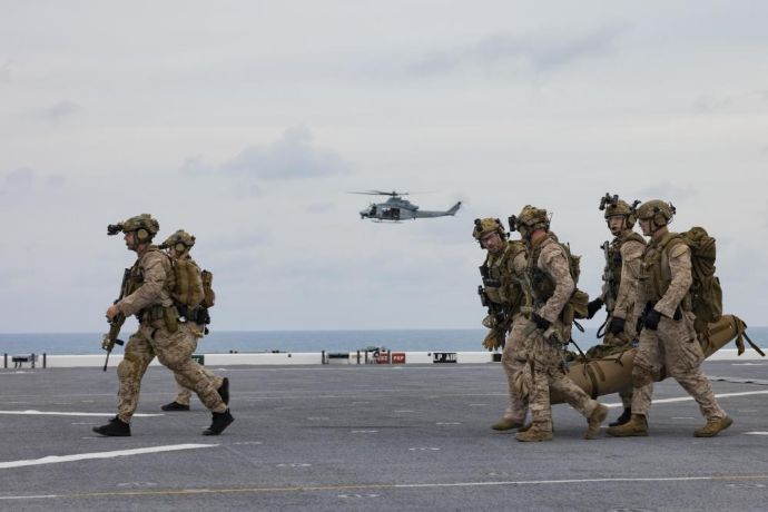 米海軍遠征海上基地「ミゲル・キース」で海兵偵察隊員が船舶臨検訓練を実施！ : 軍事・ミリタリー速報☆彡