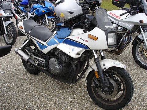 GS700ES、現役時代の写真 : あこがれのサイドカーライフ、3型カタナとともに