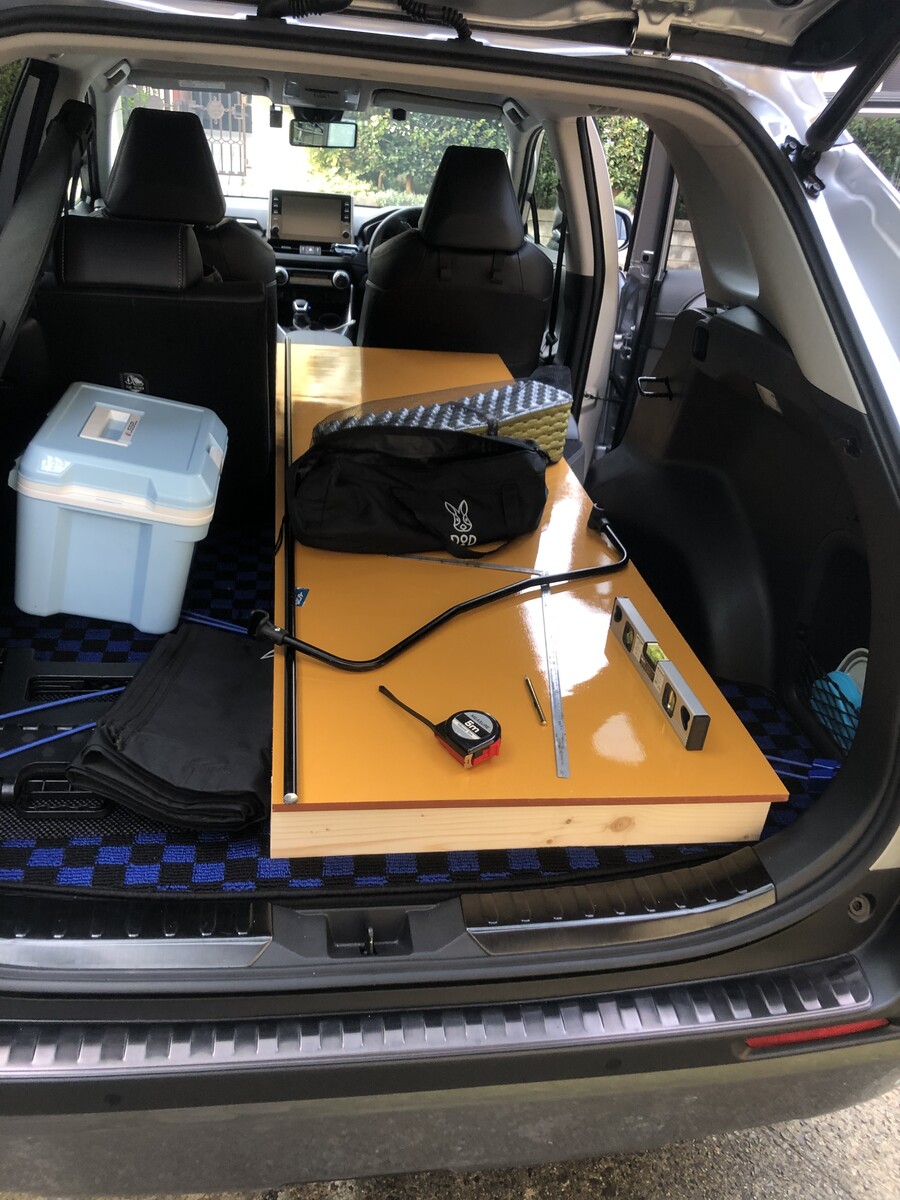 Cozy Blackmore's Rainbow :: TOYOTA RAV4 HVの車中泊をUJackのコットで快適にするのだ！
