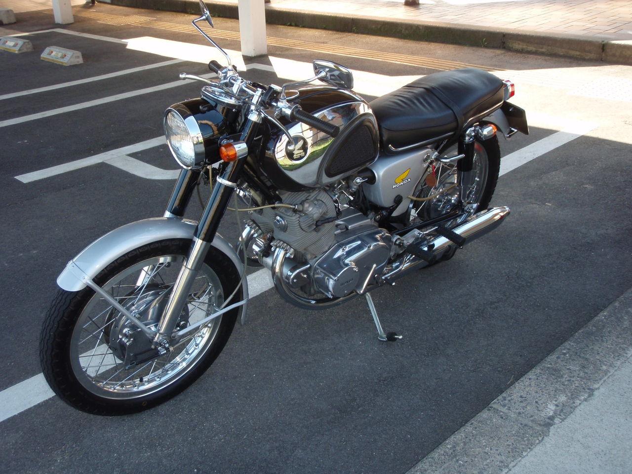 HONDA CB72ライダー現る。 : cr71のblog