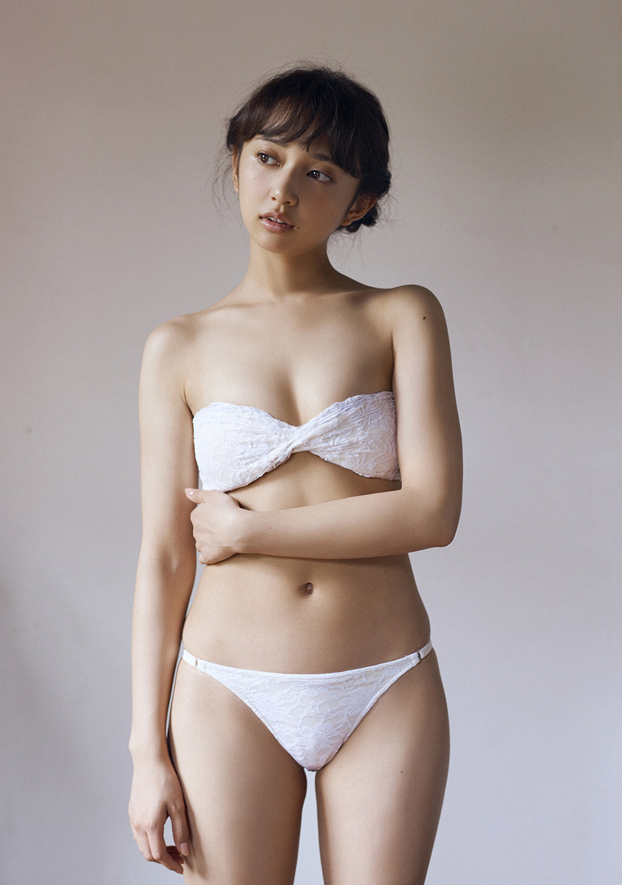 【画像6枚】貧乳だけど…エチエチな身体をしたグラドルを発見!