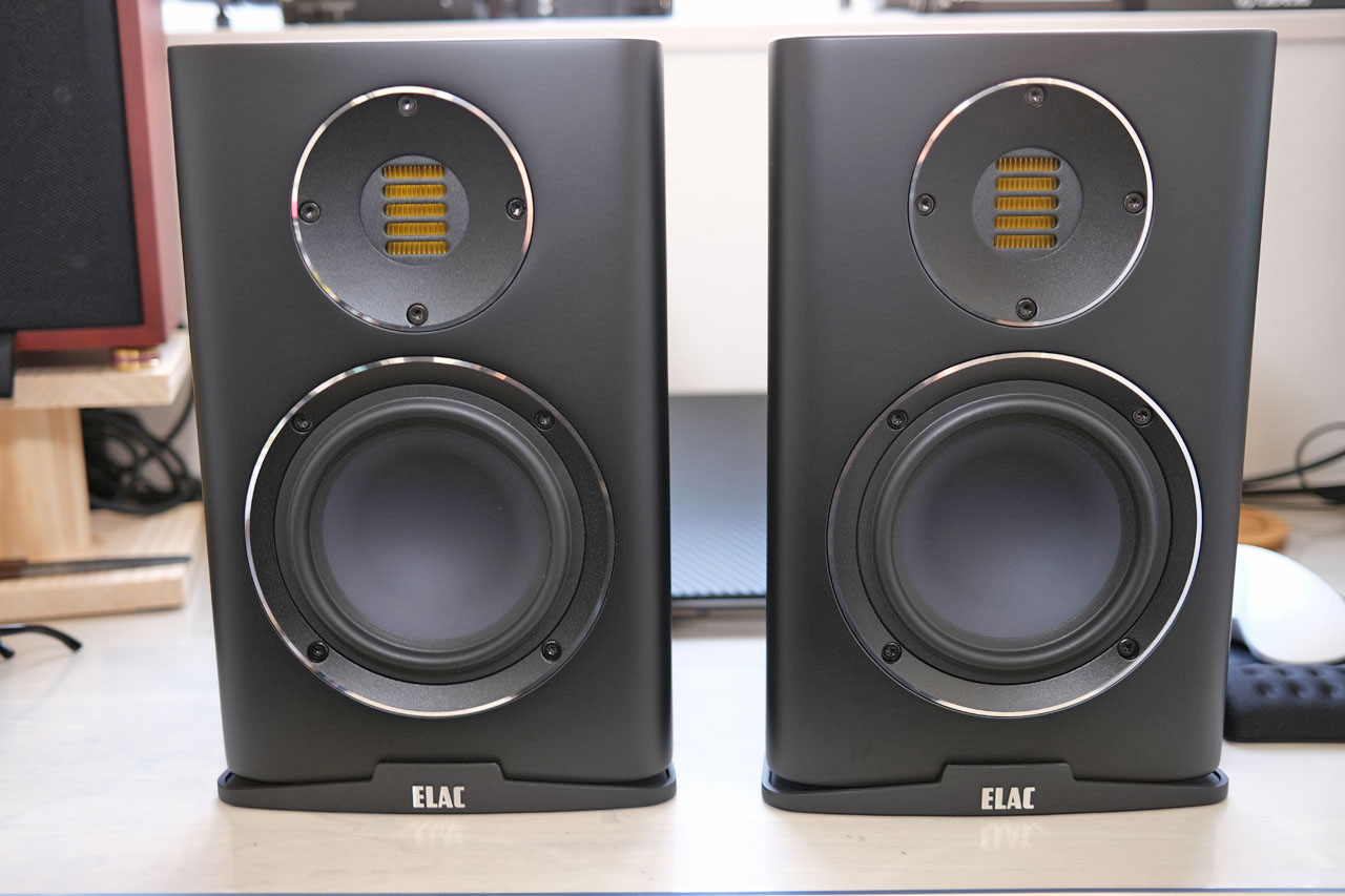 ELAC Carina BS243.4 : Salaryman C3 ELAC Carina BS243.4 : Salaryman C3
