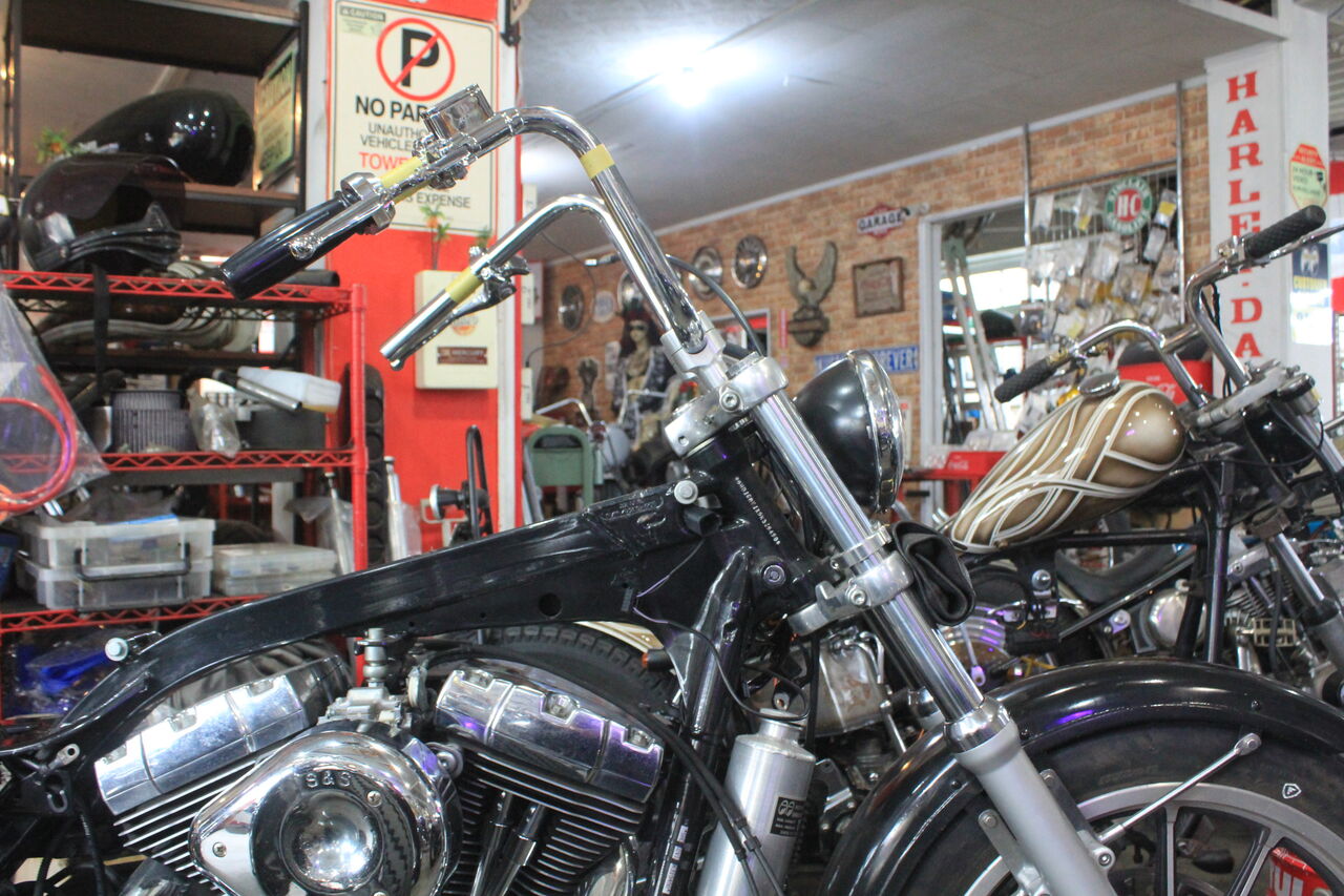 H-D '05 FXDL/ダイナローライダー ハンドル廻り : [コールドターキーエーエス]ハーレー カスタムショップ 静岡