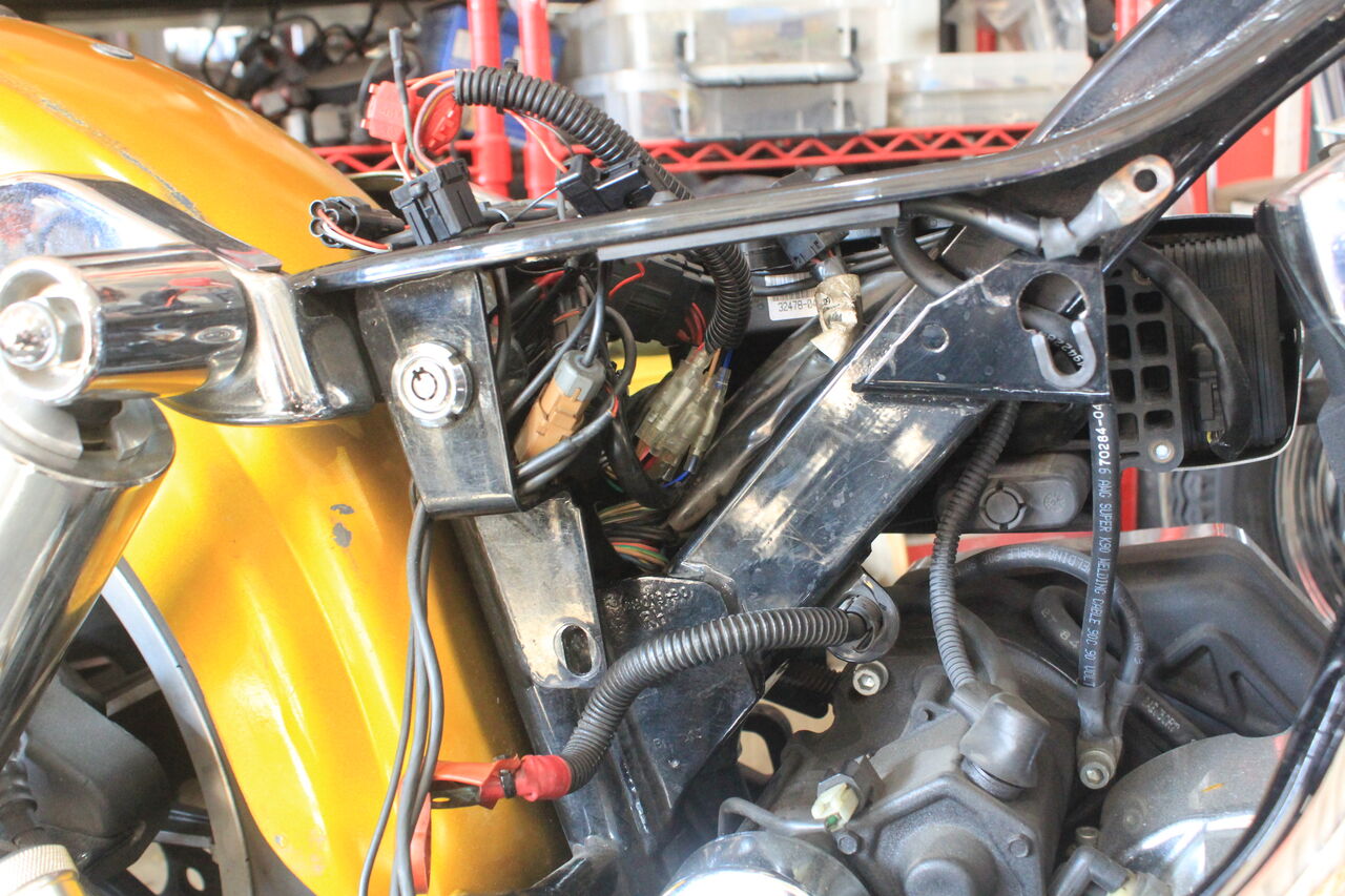 H-D '05 FXDL/ダイナローライダー ハンドル廻り : [コールドターキーエーエス]ハーレー カスタムショップ 静岡