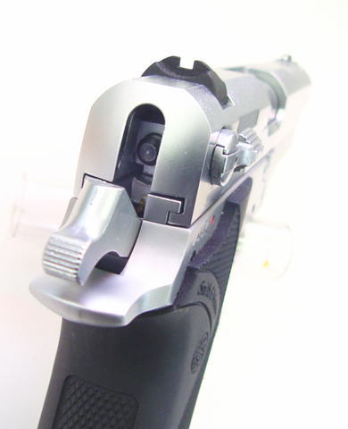 「リーサル・ウェッポン」のS&W M5906 : Hollywood hero's Gun