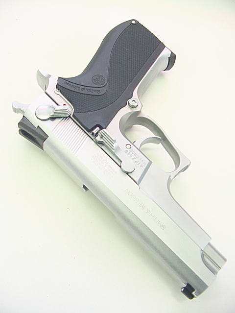 「リーサル・ウェッポン」のS&W M5906 : Hollywood hero's Gun