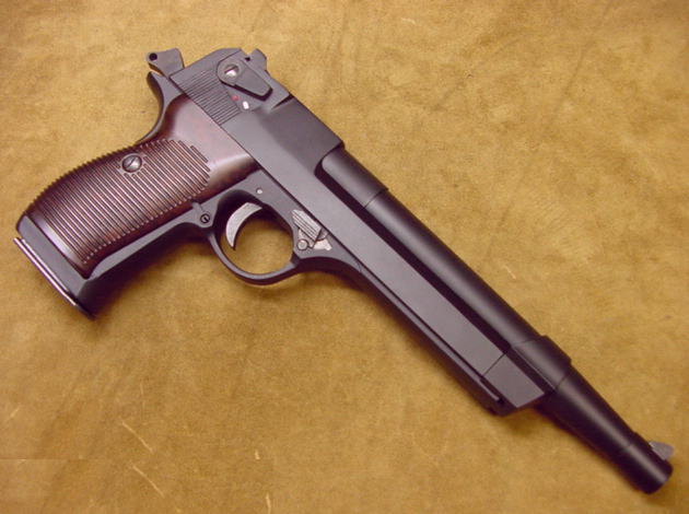 「レッドブル」イワン・ダンコーのポドビリン : Hollywood hero's Gun
