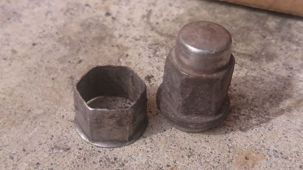Wheel lug nut : CUTS' garage